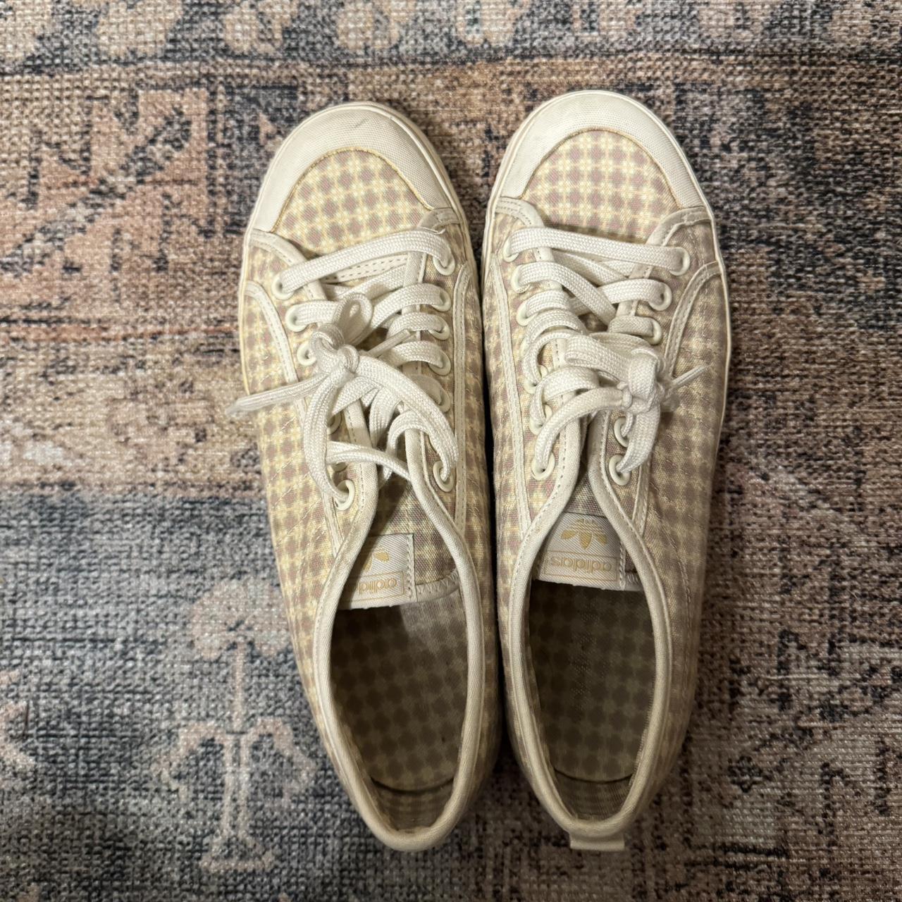 Adidas Skate Shoe Sum calm that still pops - Depop