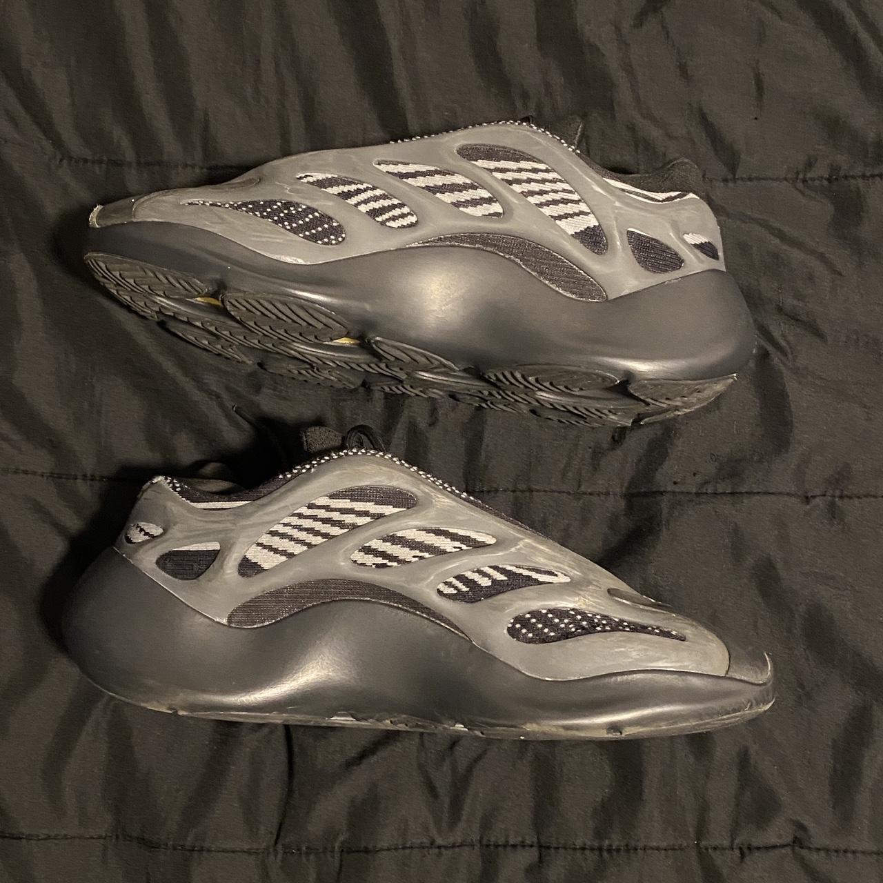Yeezy Men's Black and Grey Trainers | Depop