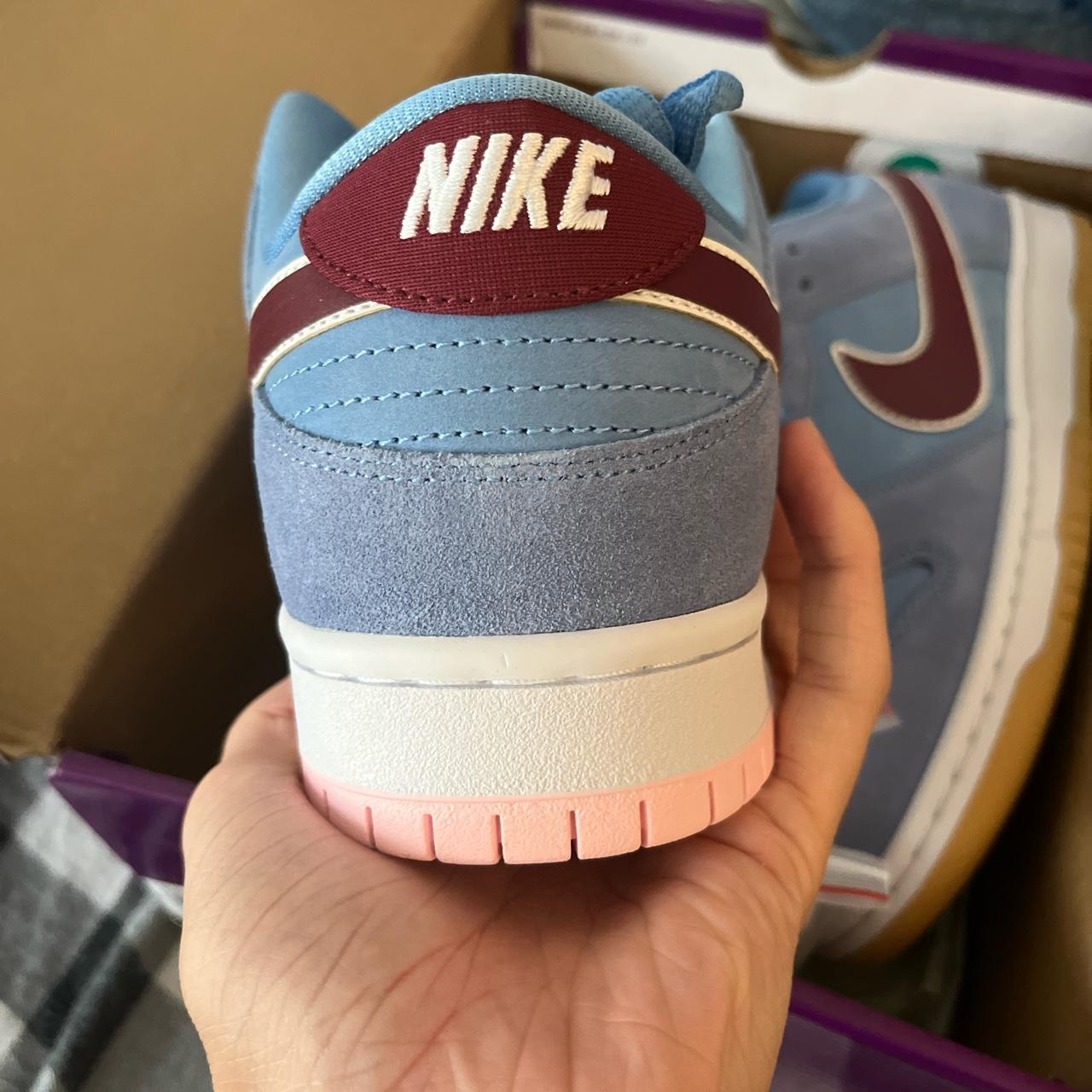 Philly dunks never worn, comes with extra laces #dunks - Depop