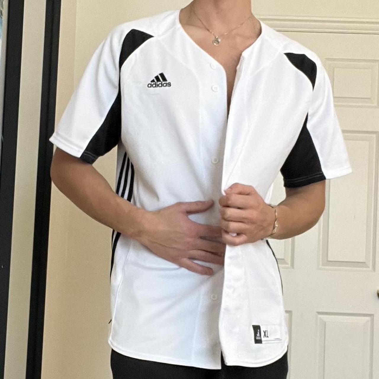 xl adidas baseball t shirt - Depop