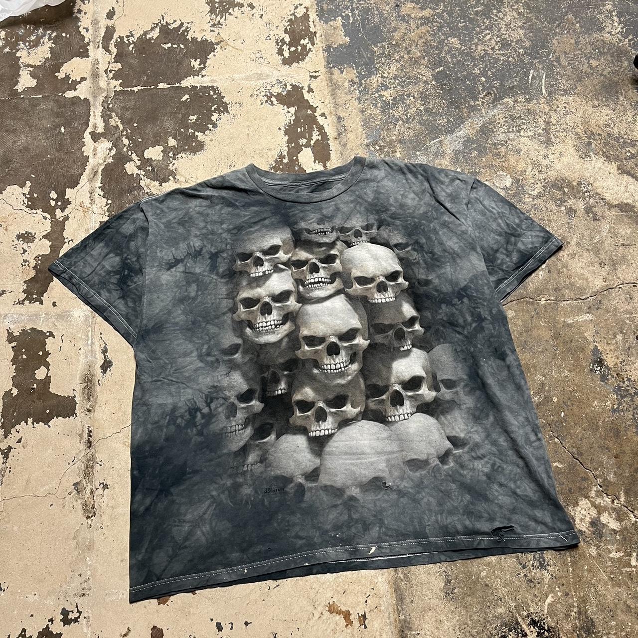 Y2k 2000s Skulls large print t shirt size... - Depop
