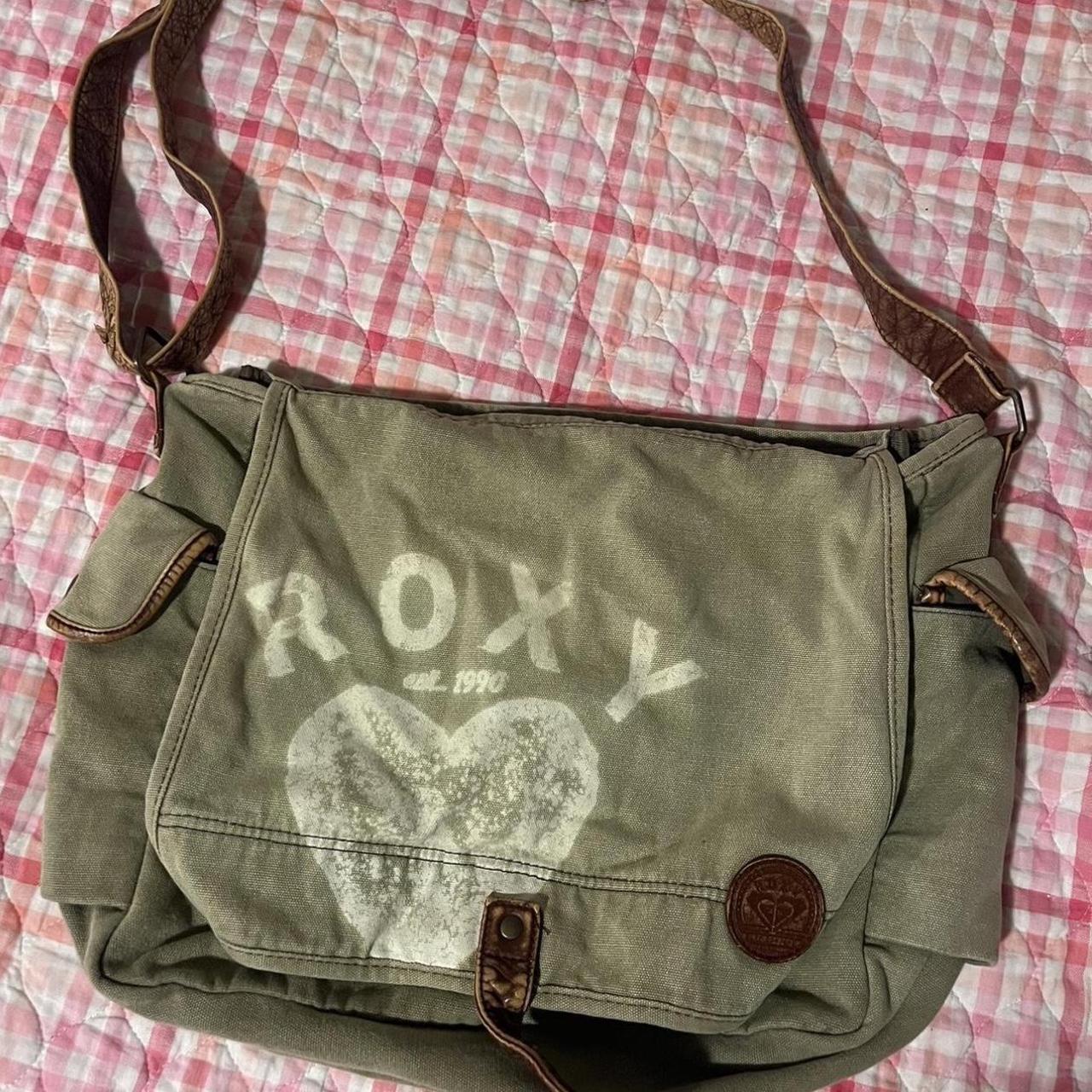 Early 2000s Roxy messenger bag -can fit laptop and... | Depop