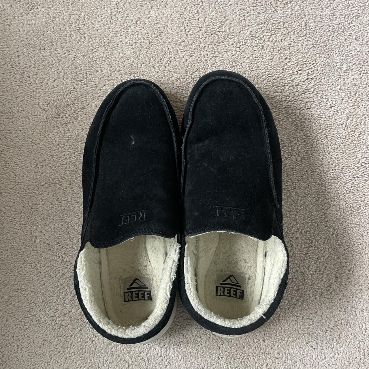 Reef men's black surf slippers Size 9.5 Lightly worn | Depop