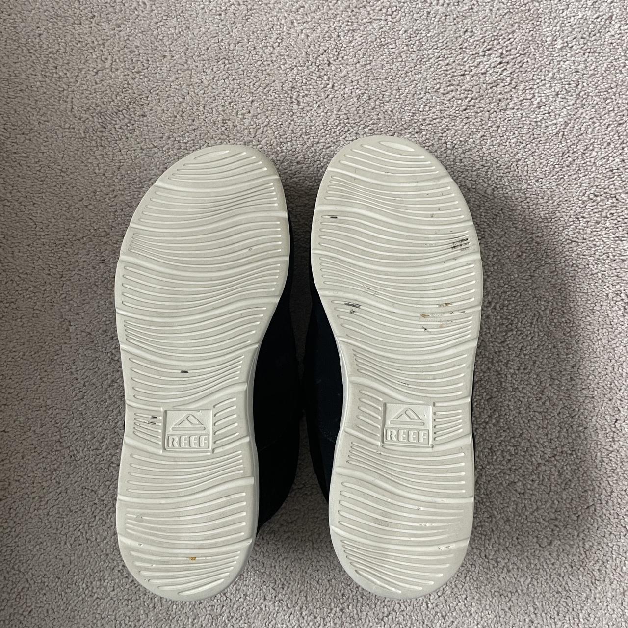 Reef men's black surf slippers Size 9.5 Lightly worn | Depop