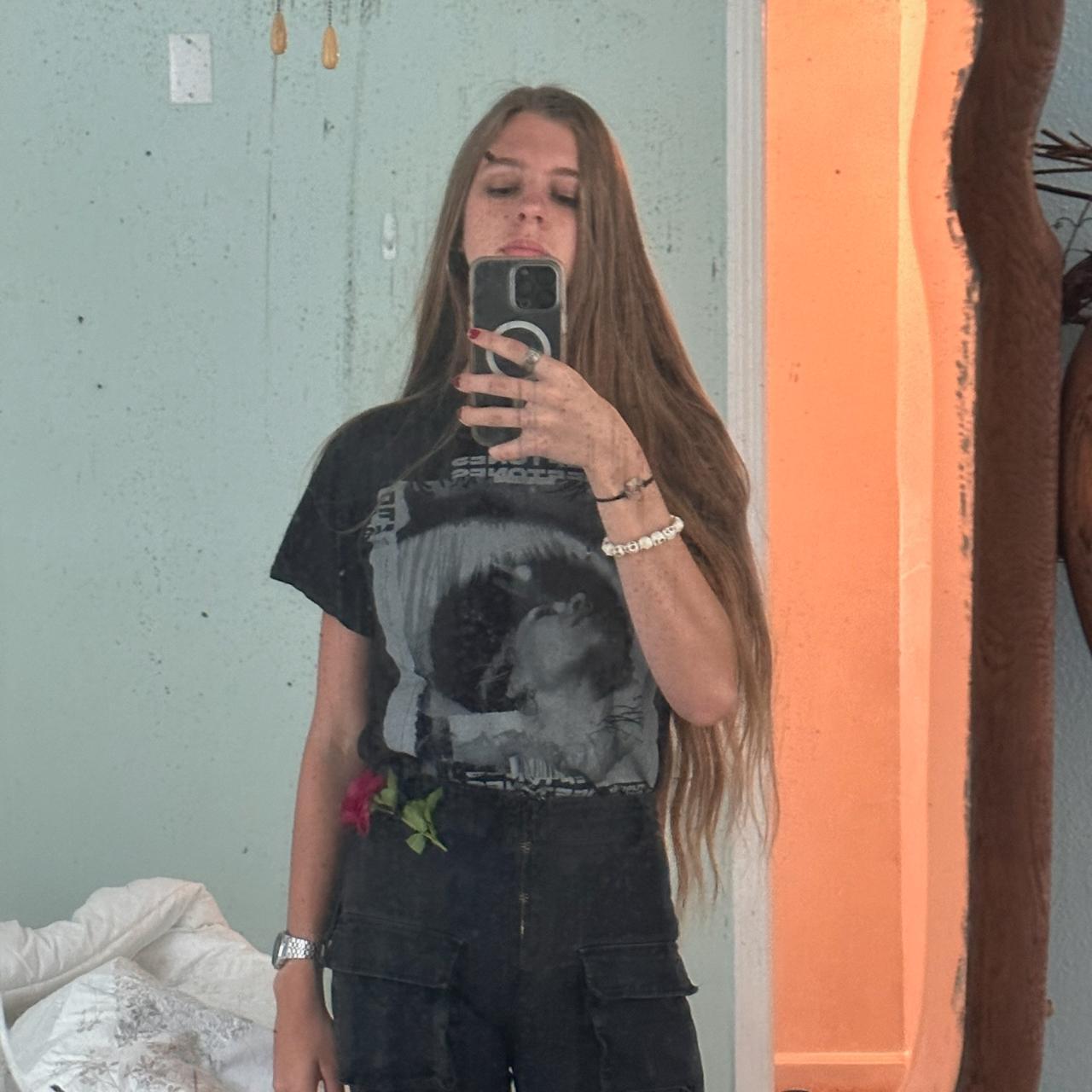 MEET THE SELLER hey I’m daisy, i am an artist and i... - Depop