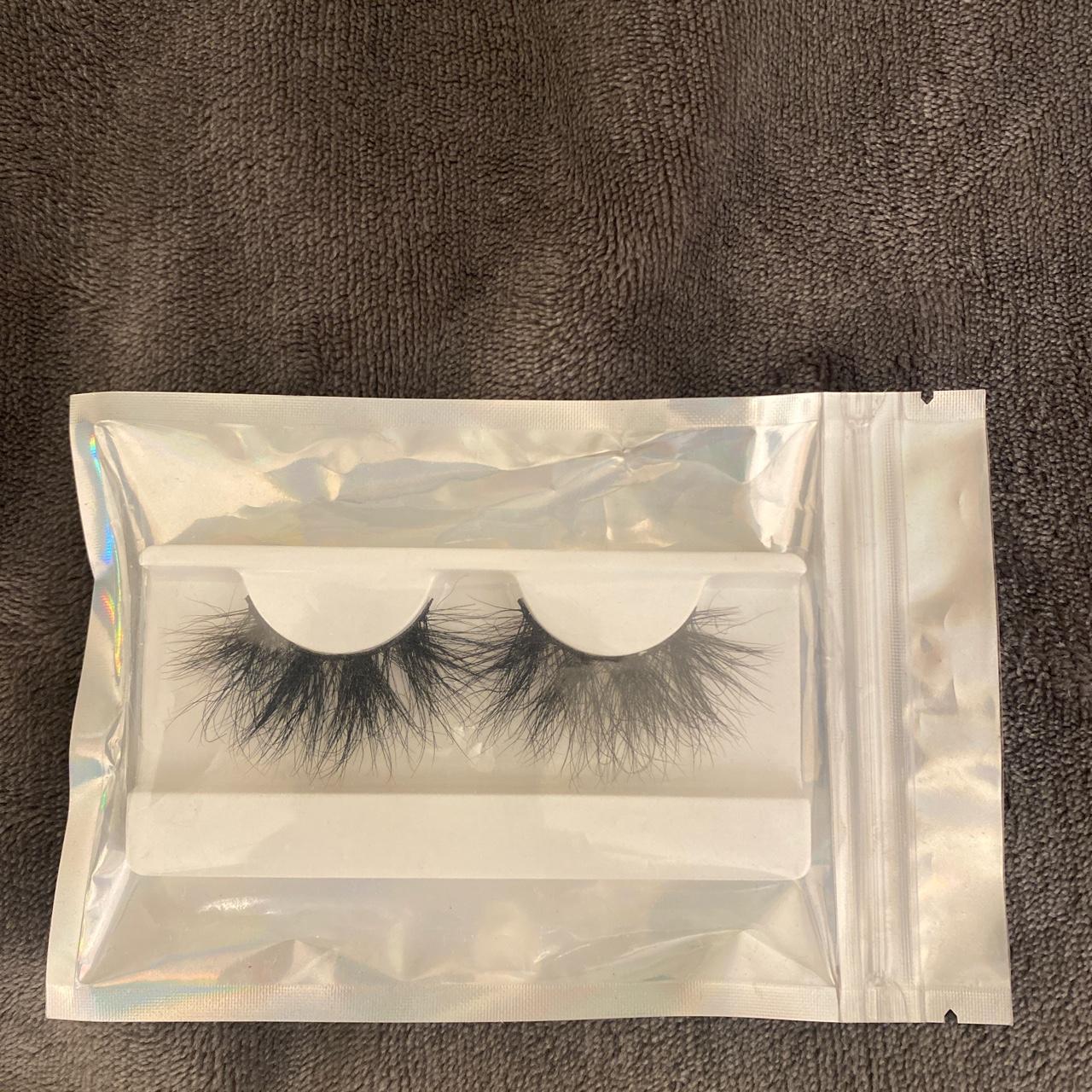 Lashes 25mm - Depop