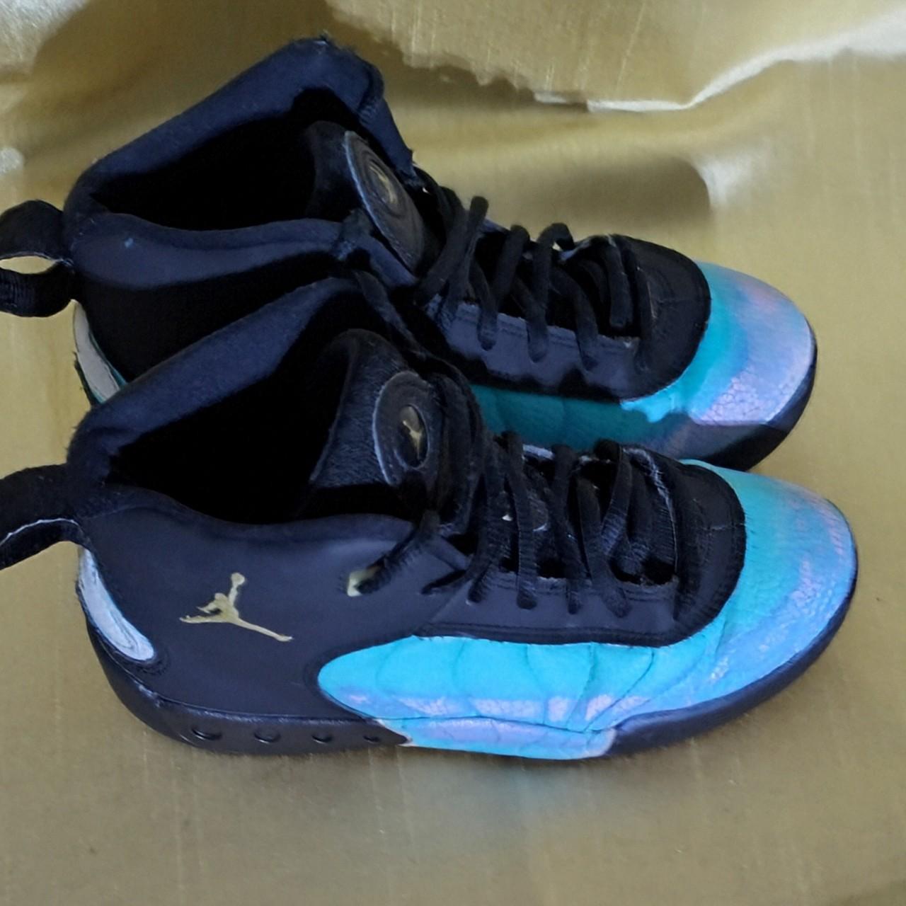 Size 6 turquoise, pink and black air Jordans - Depop