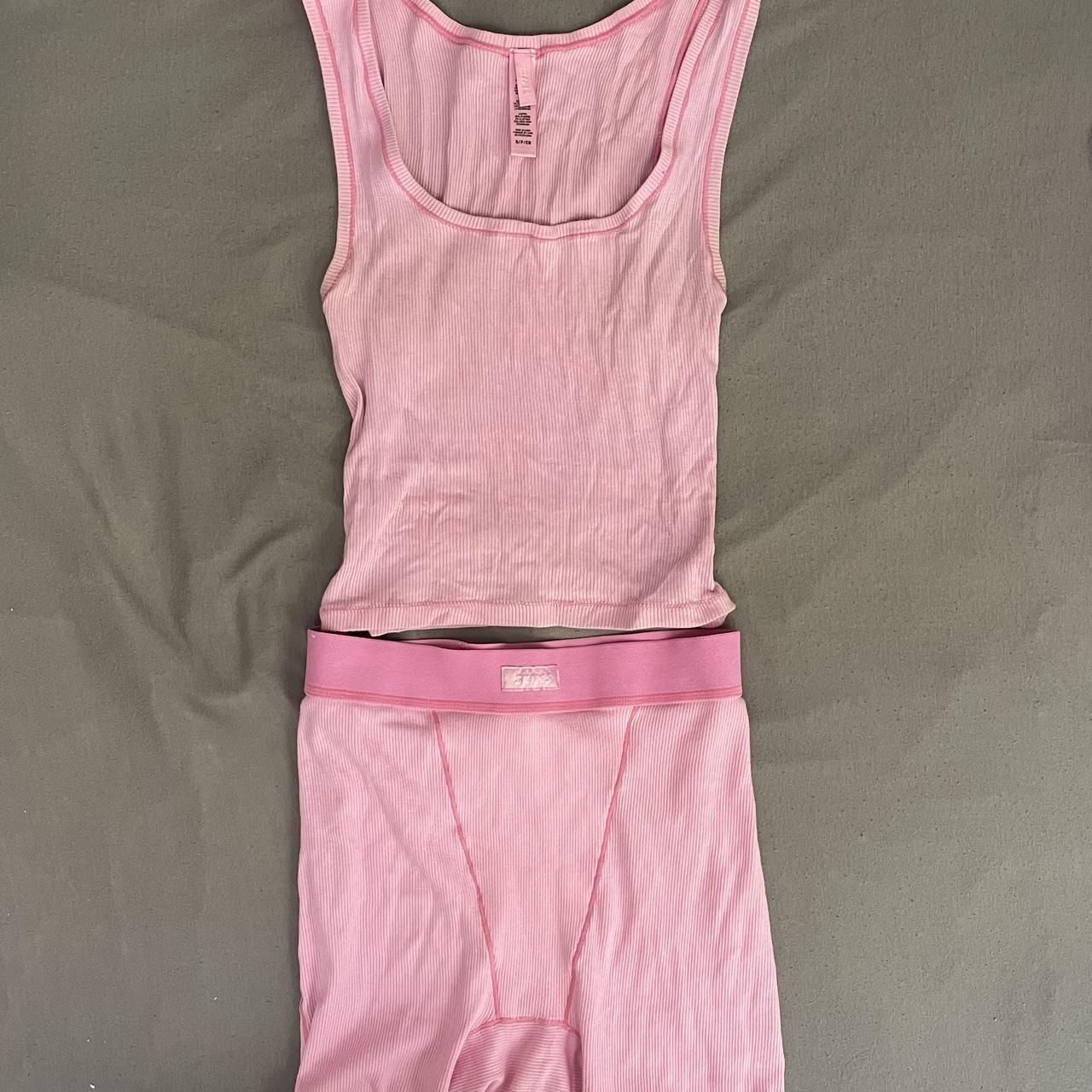 Skims bubble gum pink set - size small top and bottom - Depop
