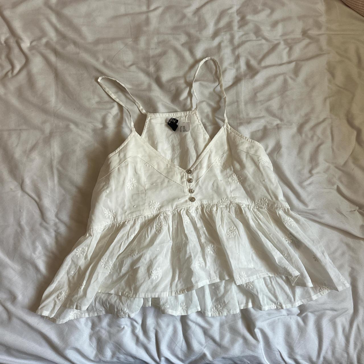 White H and M top - size: xxs - super cute, just... | Depop