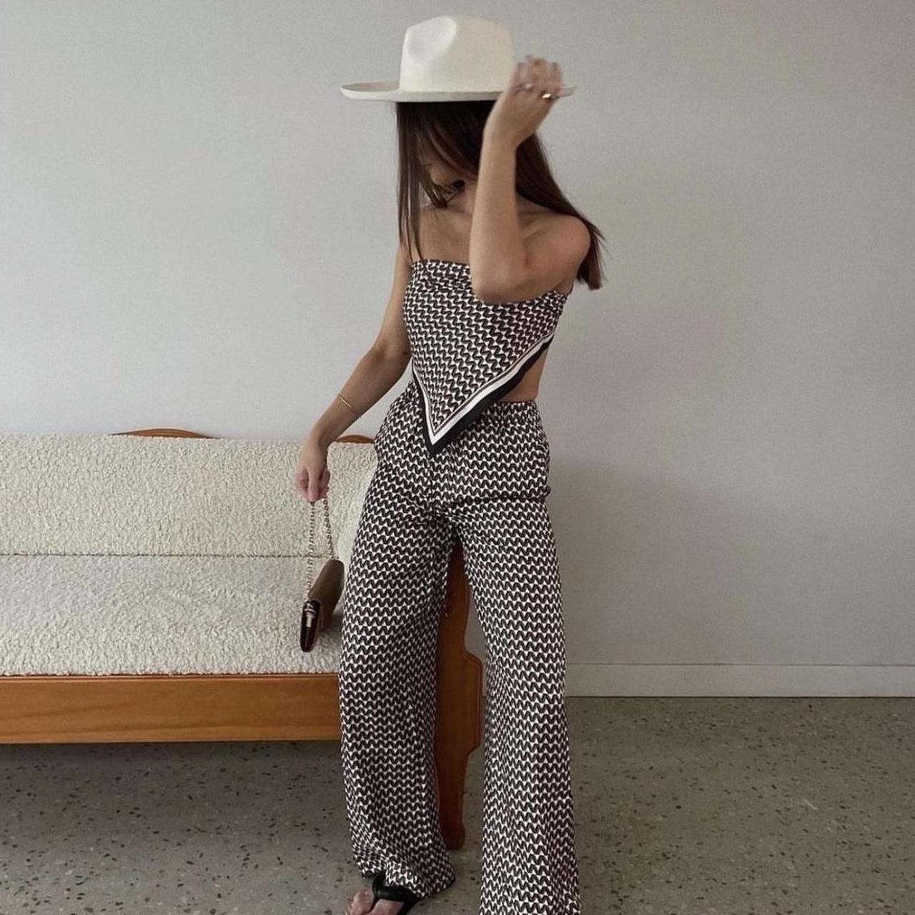 Venroy silk set in geometric print - scarf and top... | Depop