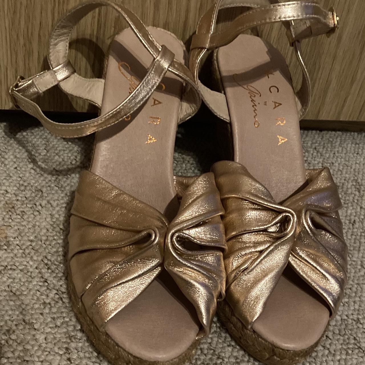 Rose gold coloured wedges - never worn - size 39 - Depop