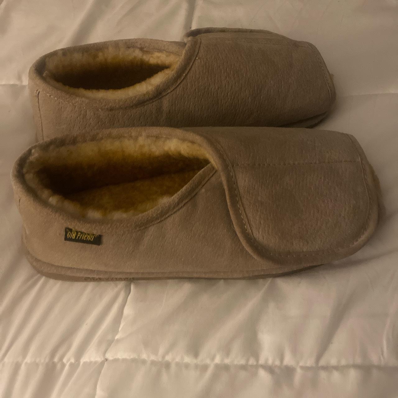 Old Friend fur lined slippers w Velcro and open toe... - Depop