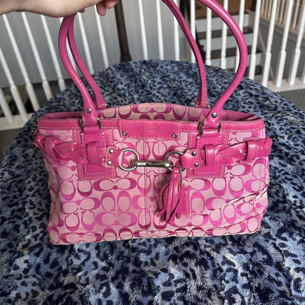 Coach Pink Hampton Purse!!! 💖👛 In great condition! | Depop