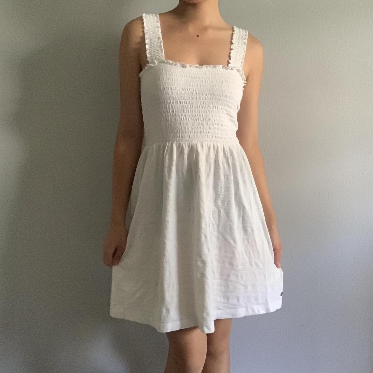 White Runched Coastal Roxy White Dress - - Size:... - Depop
