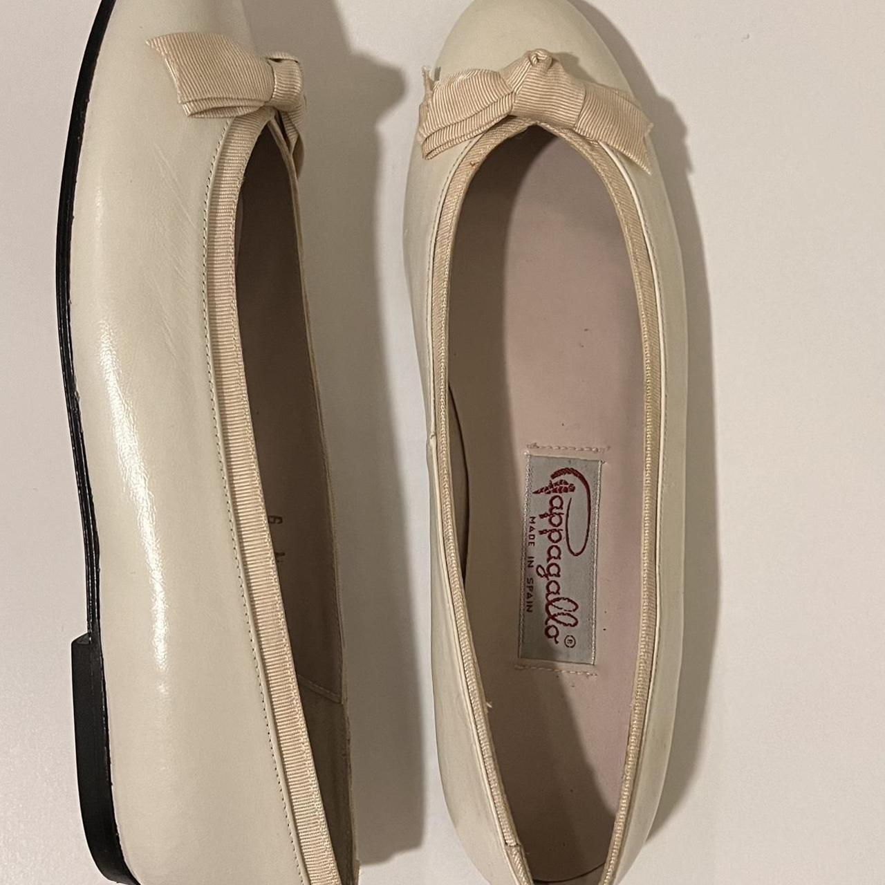 Pappagallo White Leather Ballet Flats 🤍🩰 Fits size... - Depop