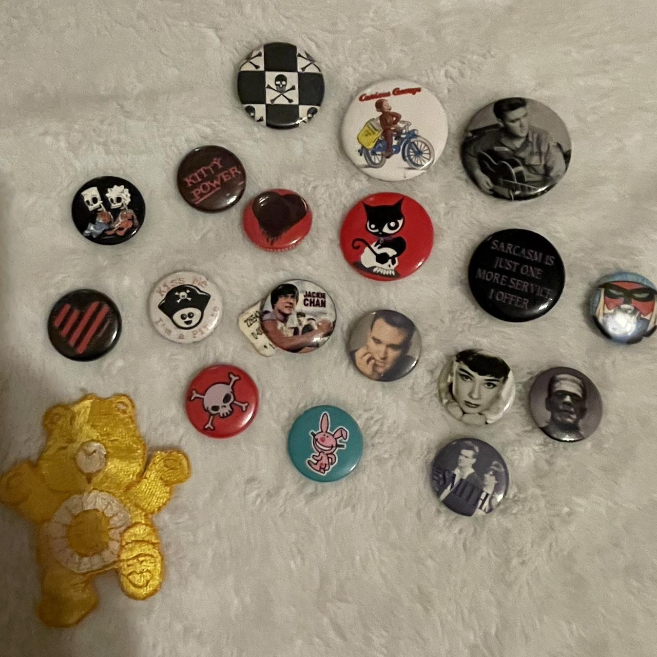 ୨୧ vintage hot topic pins ୨୧ ♡ would rather trade... | Depop