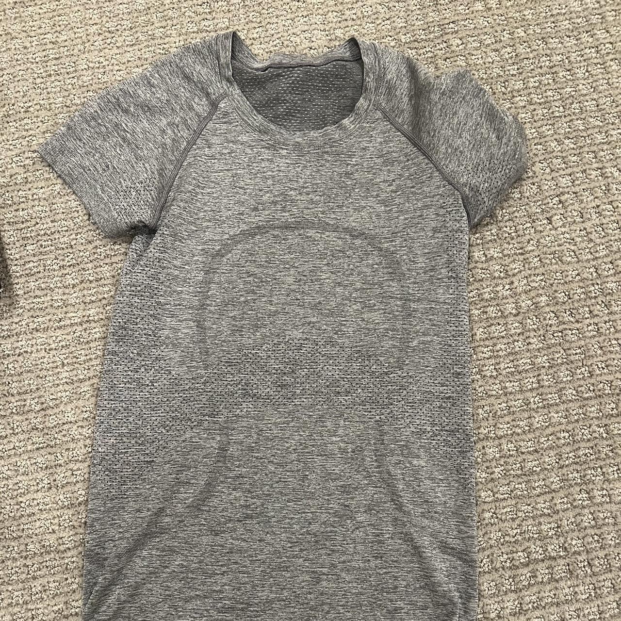 Lululemon grey swiftly tech short sleeve top Price... - Depop