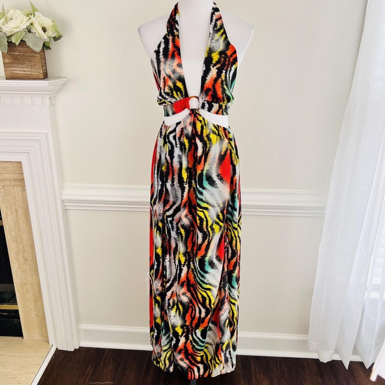 This gorgeous & unique maxi dress is in excellent... - Depop