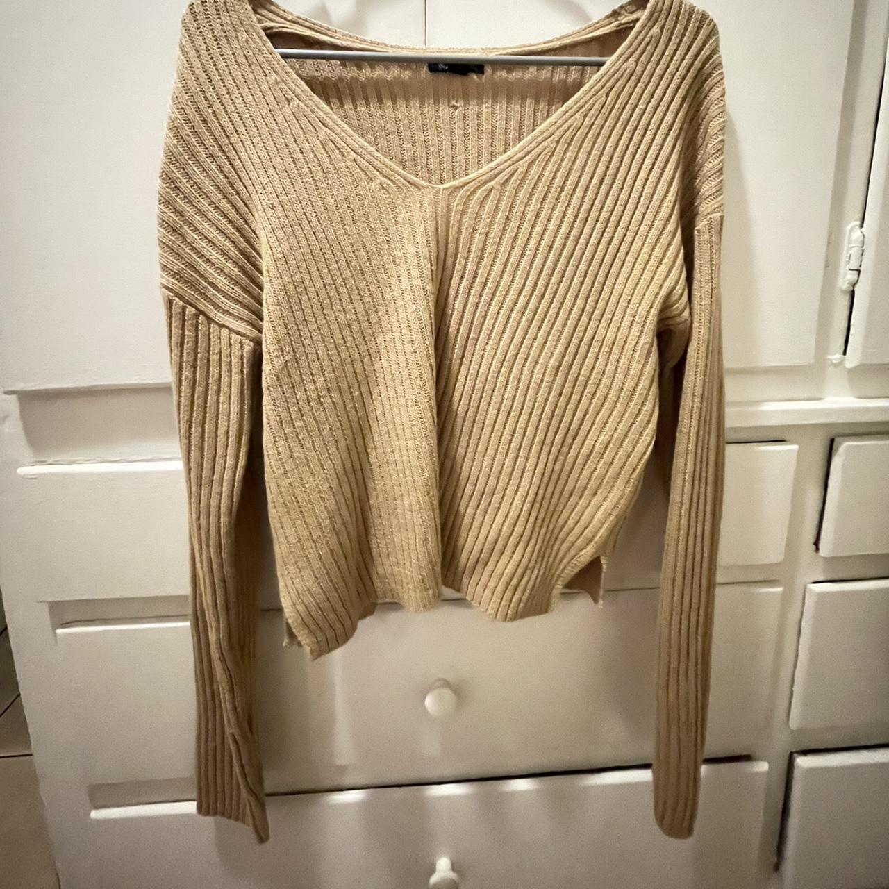 Wild Fable Beige sweater size M never been worn - Depop