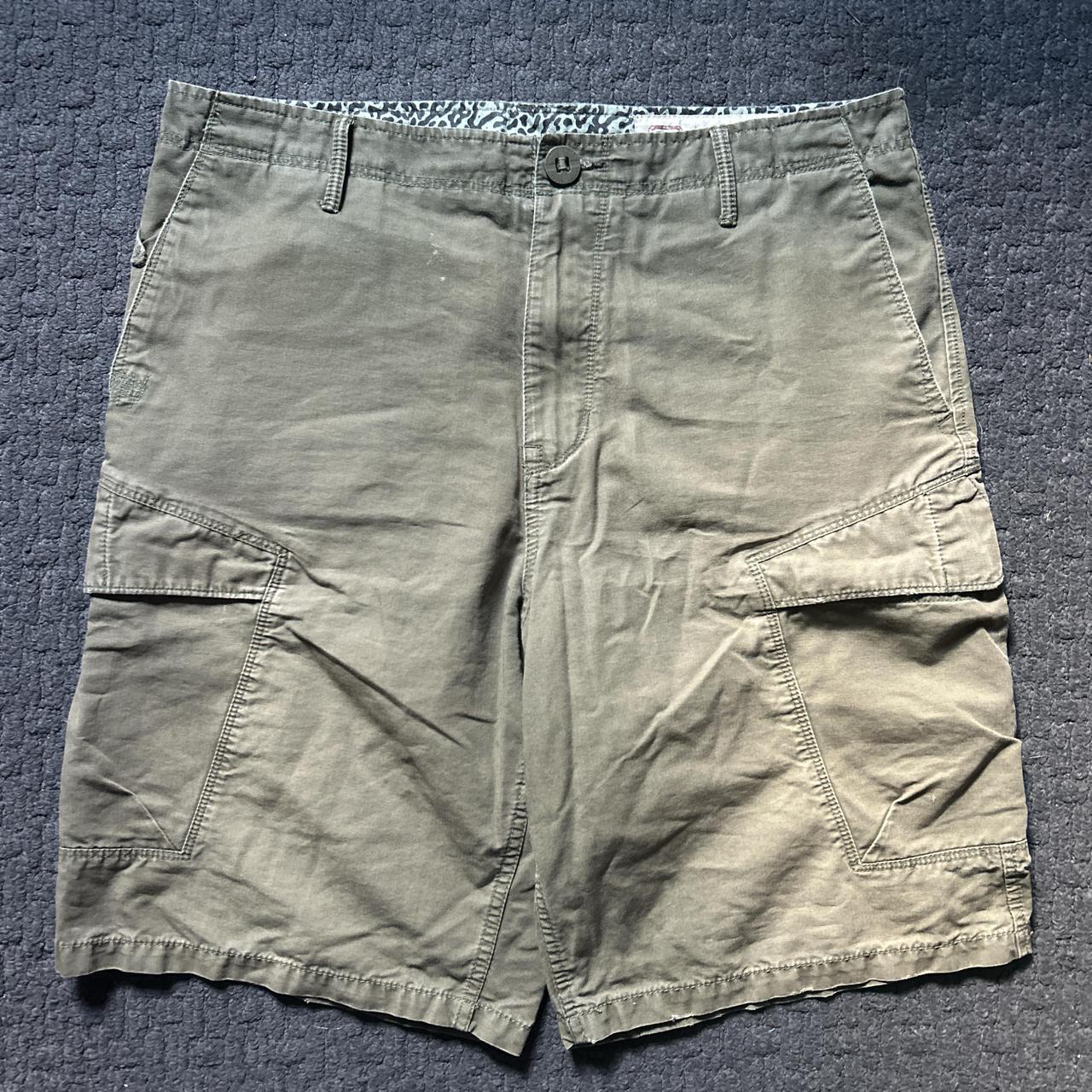Y2K Army Green volcom cargo shorts Tagged 36 - dm... | Depop