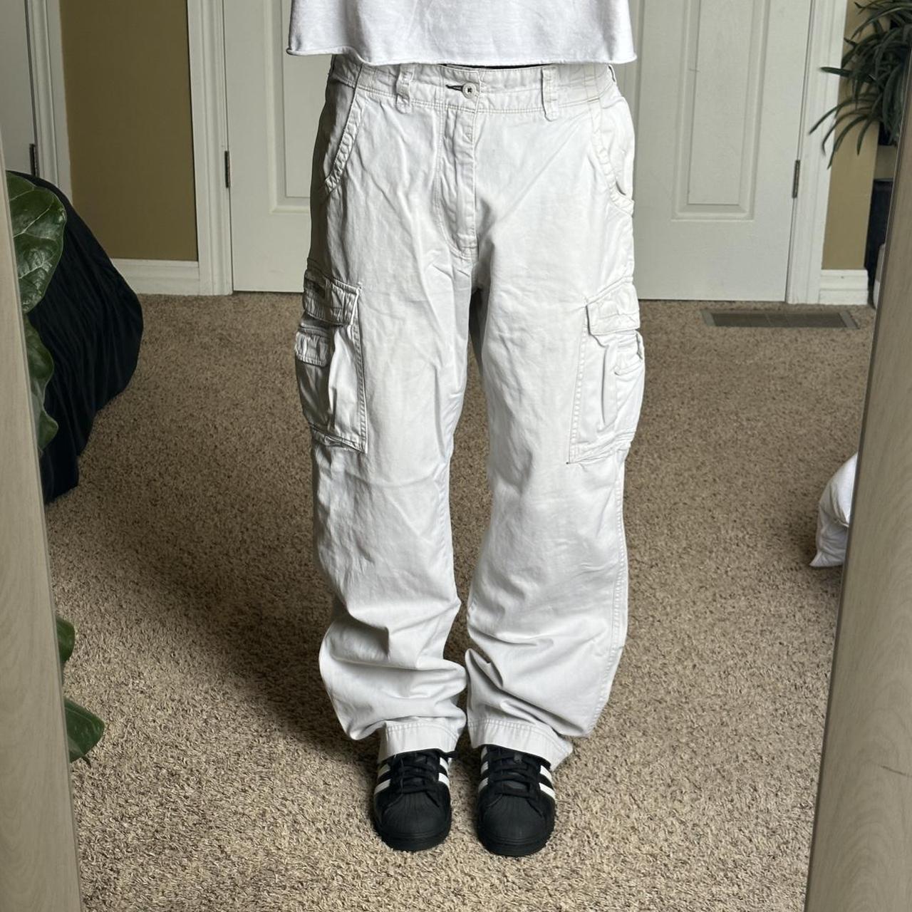 90’s Union Bay cargo pants • fits a 34, 6ft for... - Depop