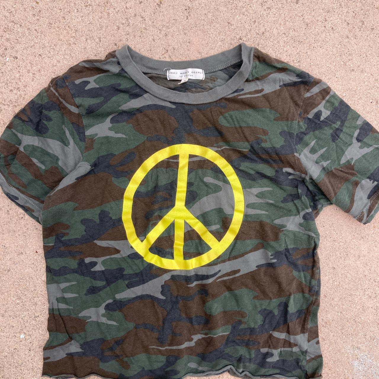 Small camo peace sign T-shirt - Depop