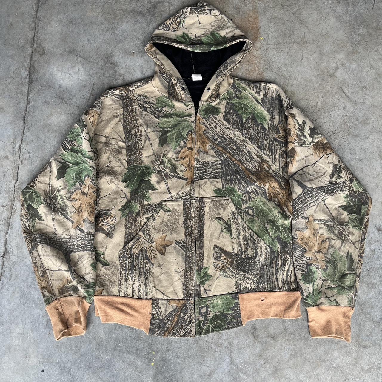 Realtree camo hoodie large - Depop