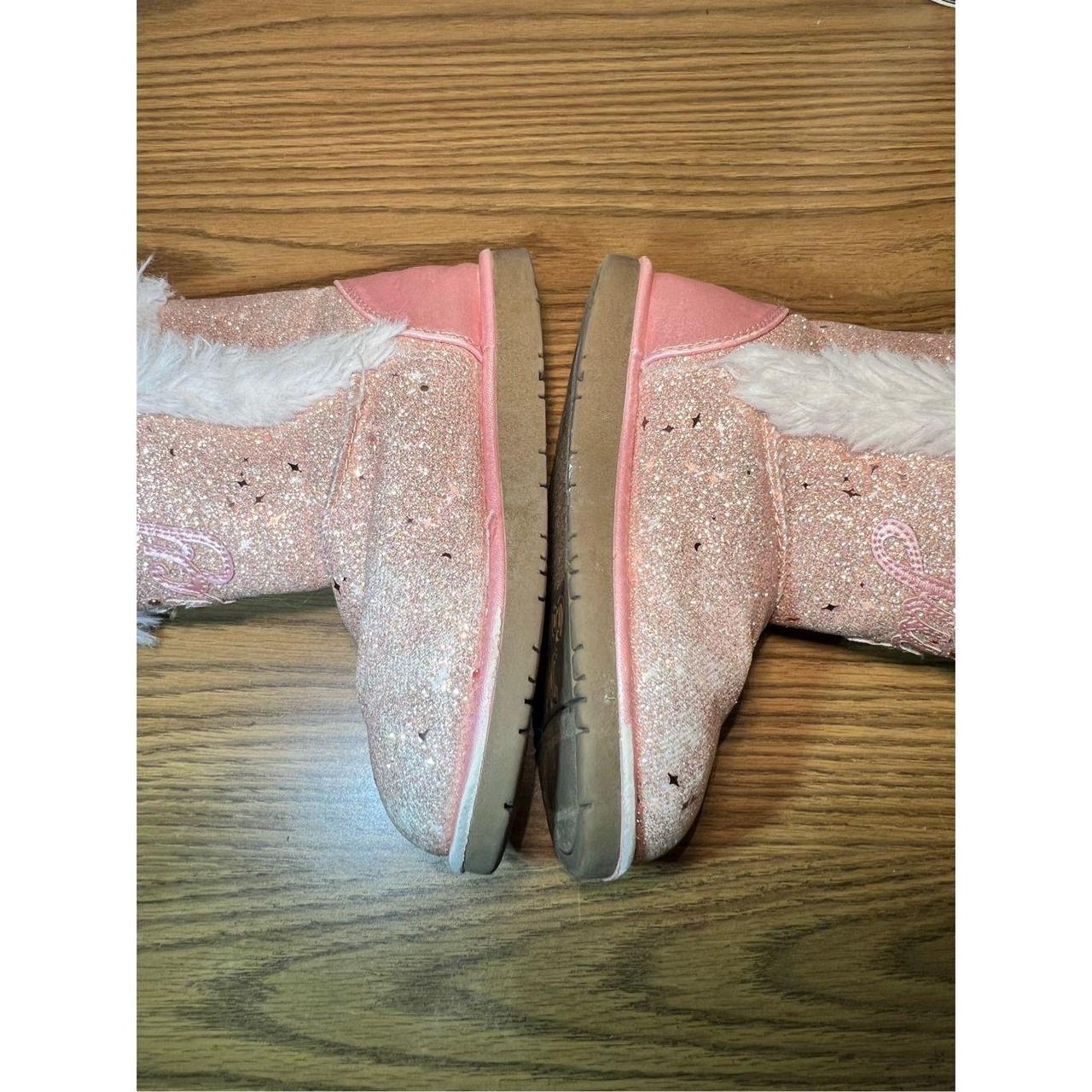 Super cute, juicy couture pink sparkly furry boots.... - Depop