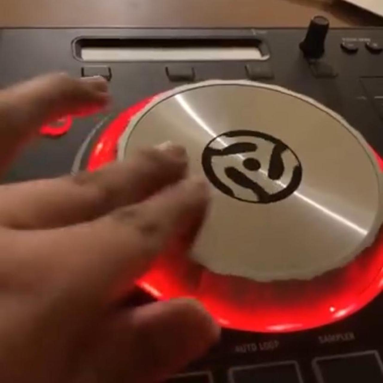 Numark dj deck Light up Comes with speakers | Depop