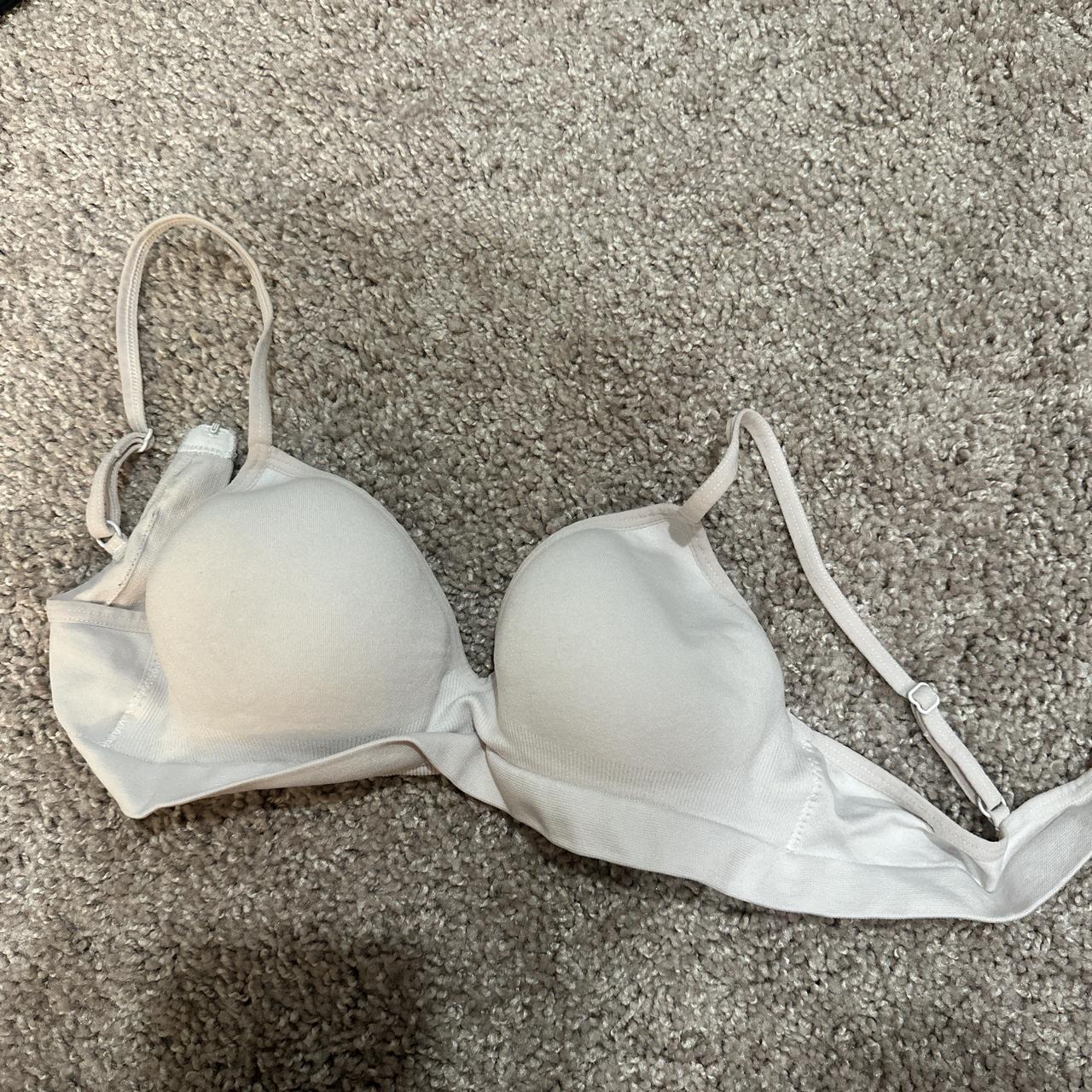 32a bra - Depop