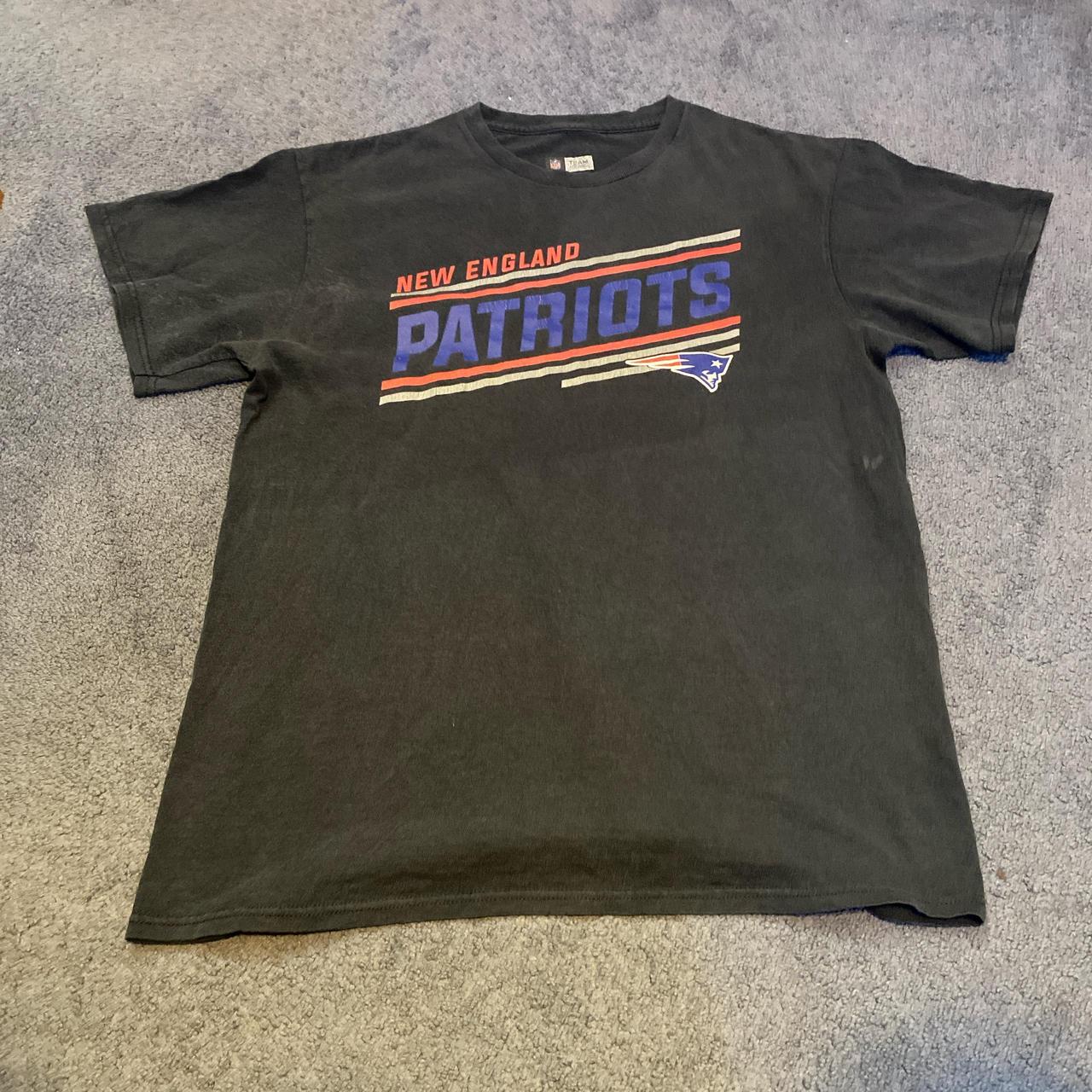 Vintage 90s Patriots Graphic T-Shirt Perfect... - Depop