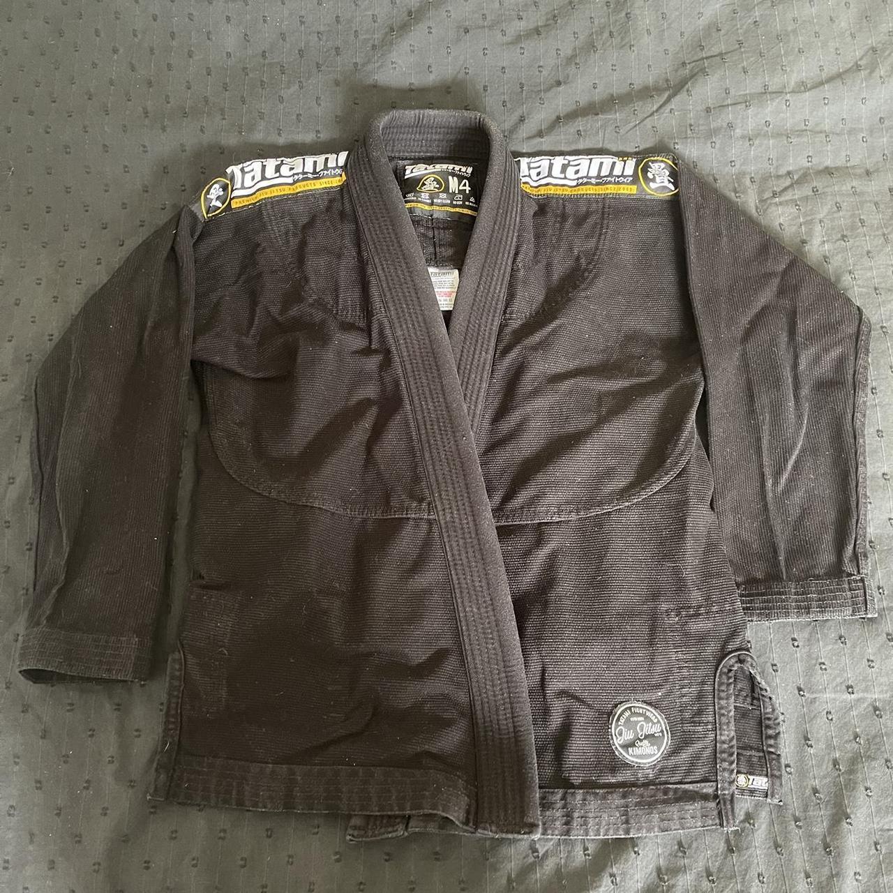 Tatami Jiu jitsu gi top half Size M Belt and bottoms... - Depop