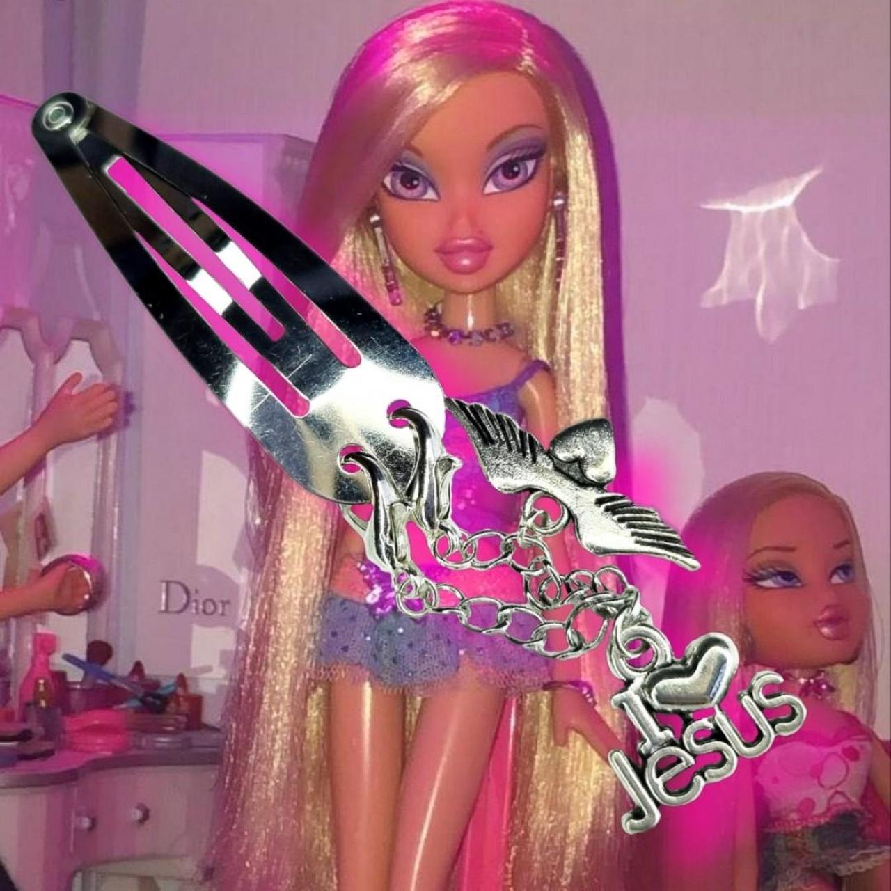 Y2k Pretty bby queen hottie charm hairclip Length... - Depop