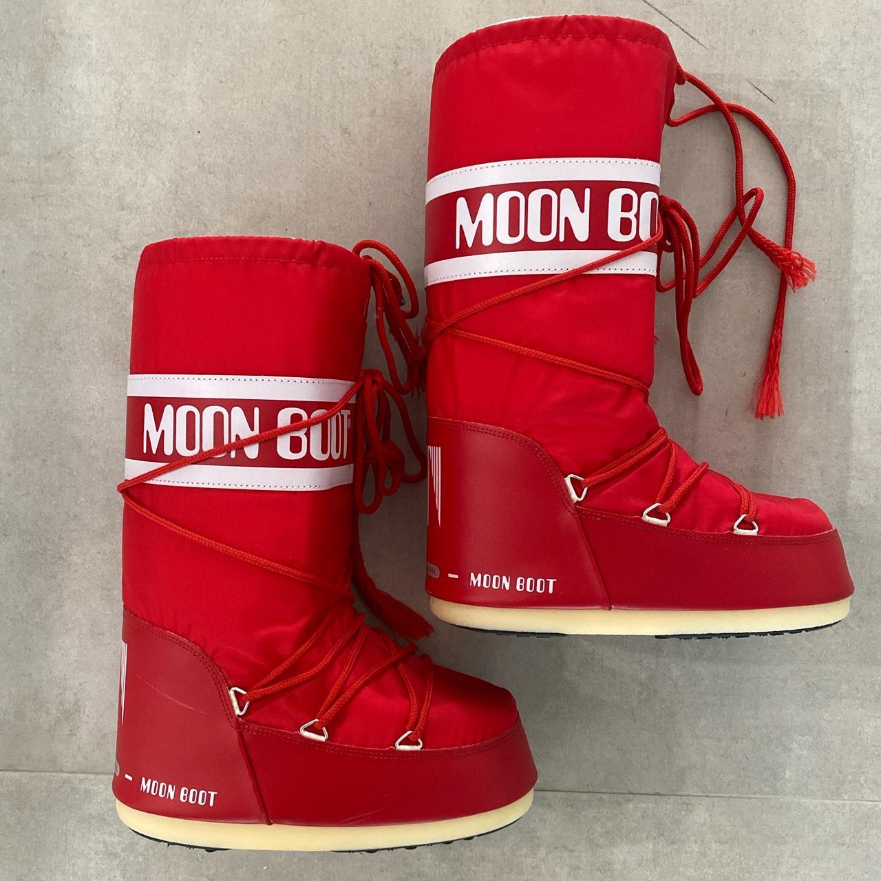 Moon Boot Women's Red and White Boots | Depop