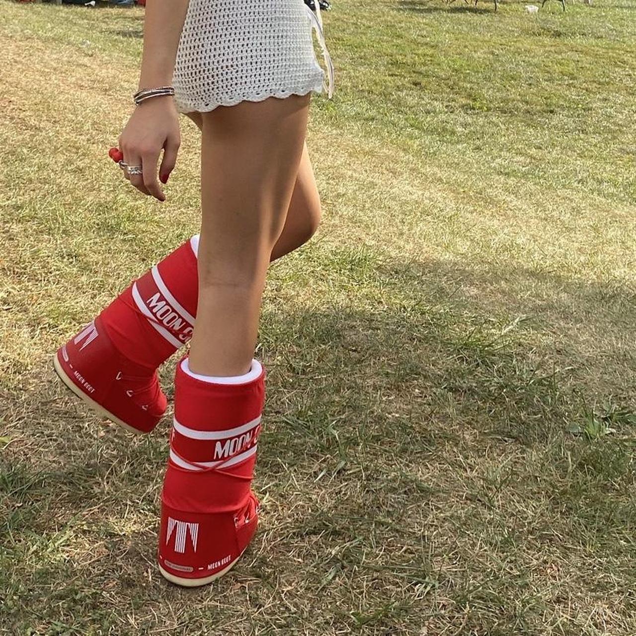 Moon Boot Women's Red and White Boots | Depop