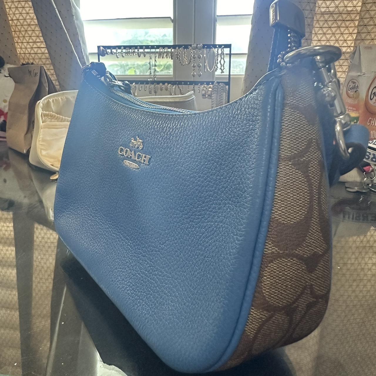 blue coach teri bag no flaws// only worn once - Depop