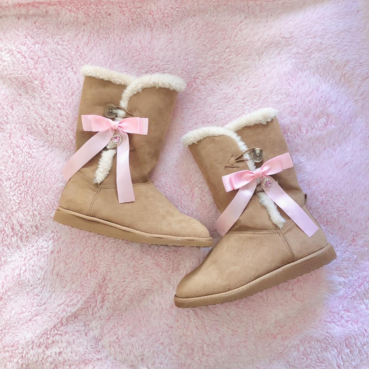 off brand uggs MESSAGE BEFORE BUYING DOES NOT COME... - Depop