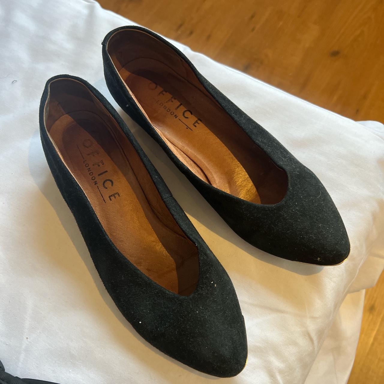 Black suede flats size 6 - Depop