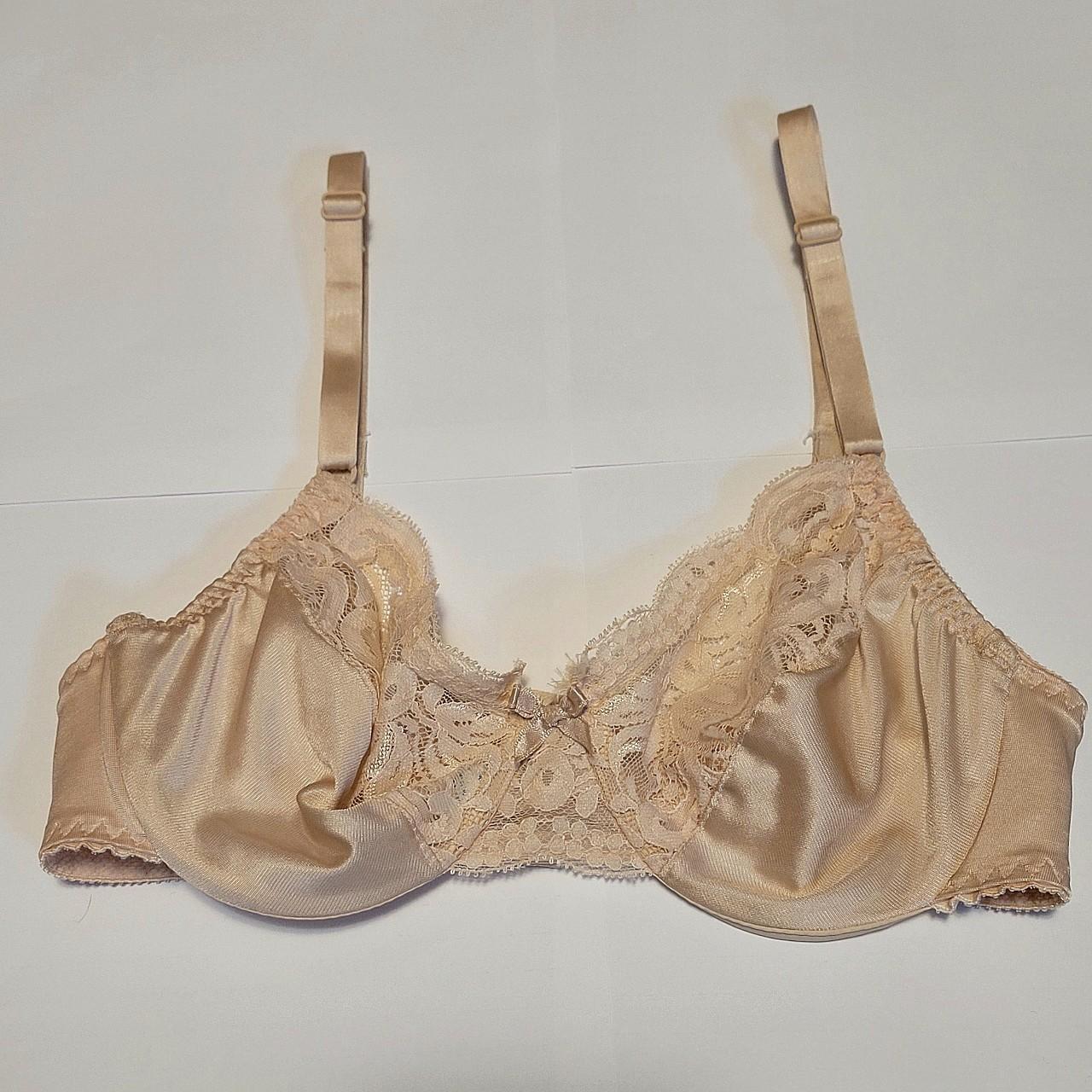 Vintage coquette Pink beige bra 🍭pls use depop... - Depop