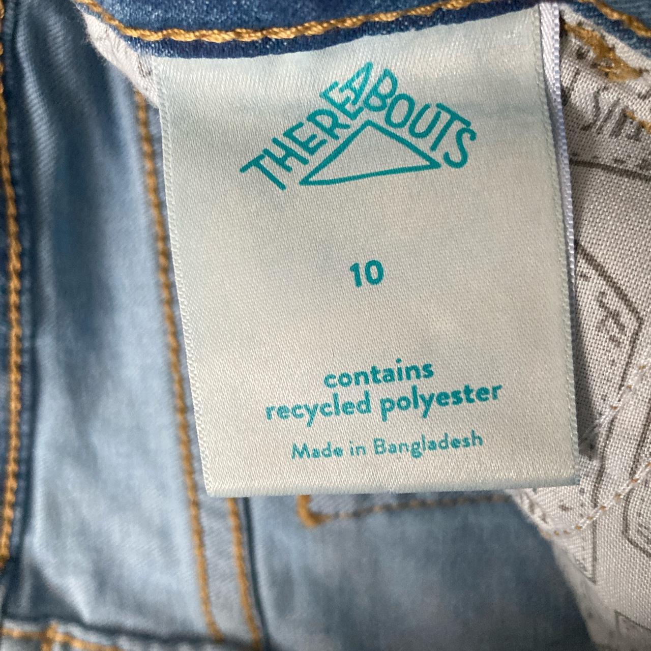 Kids size 10 Worn a few times but is in great... - Depop