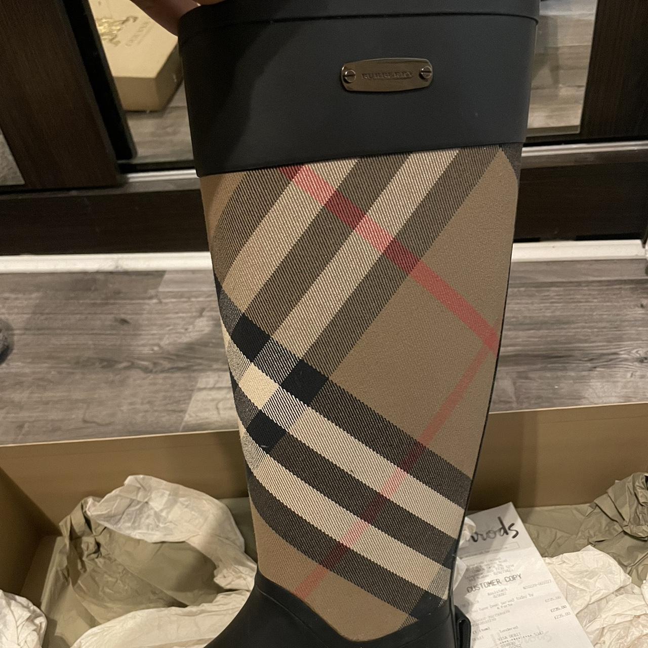 Burberry Wellington Boots Only worn a few times... - Depop