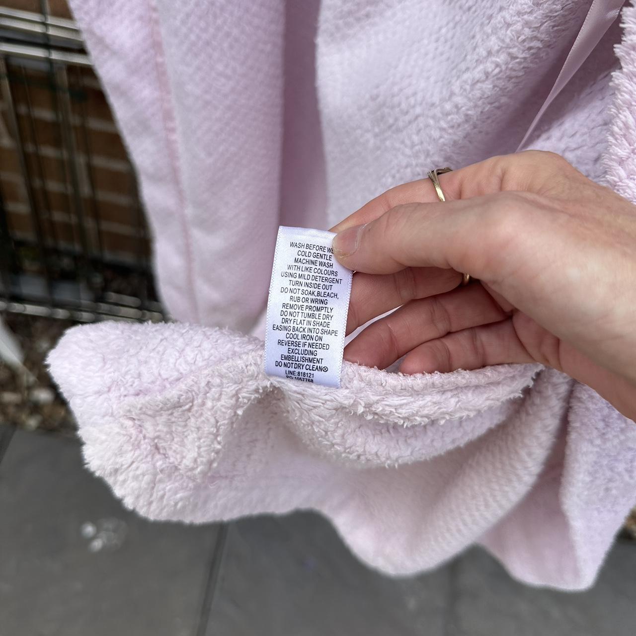 Peter Alexander gown in good condition xs will fit... - Depop