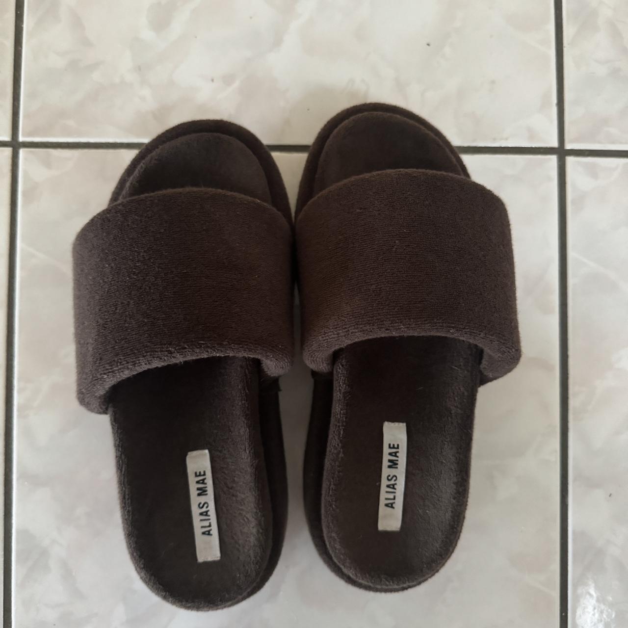 Alias Mae Terry Choc Slides I wanted these to fit... - Depop