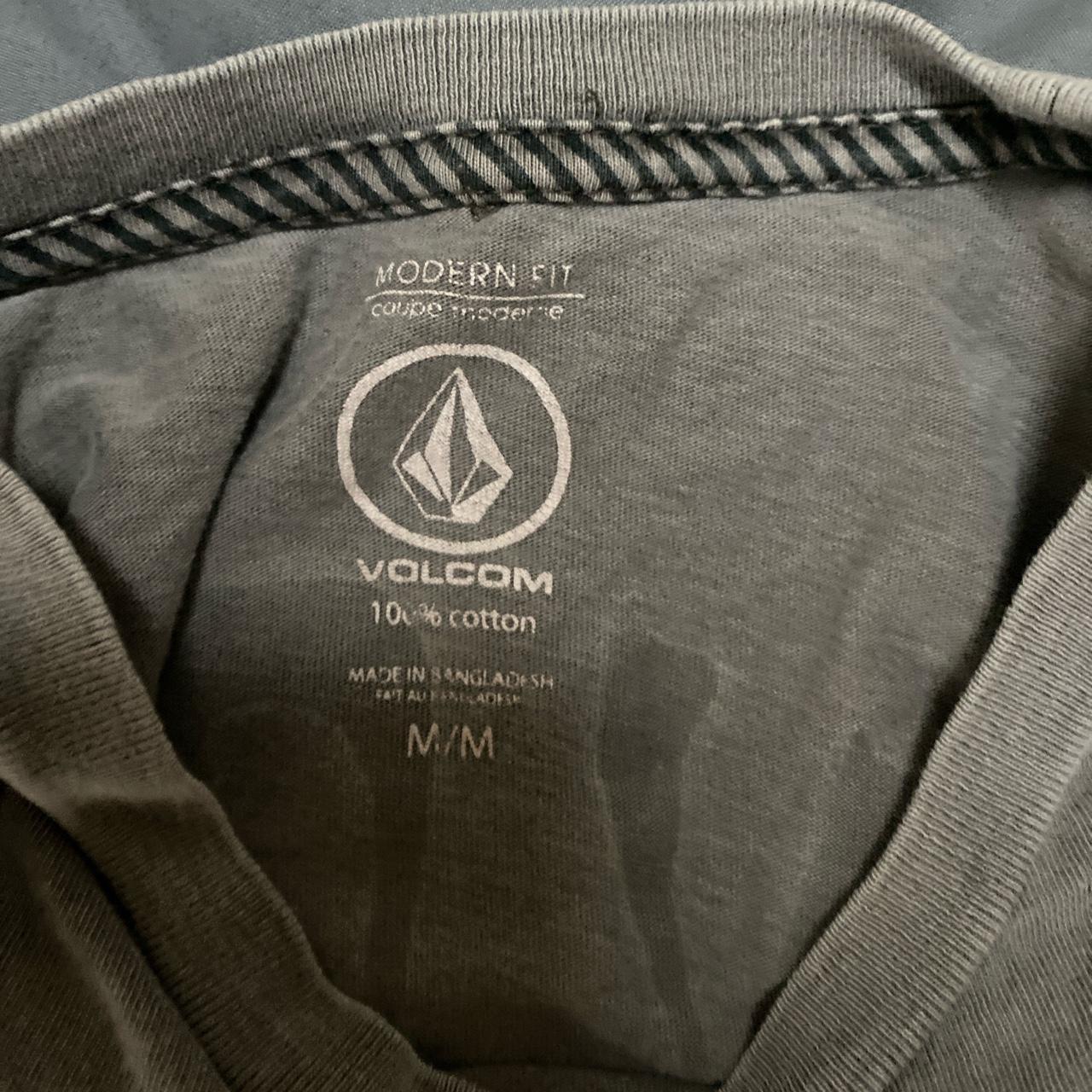 Volcom Men's Grey and White T-shirt | Depop