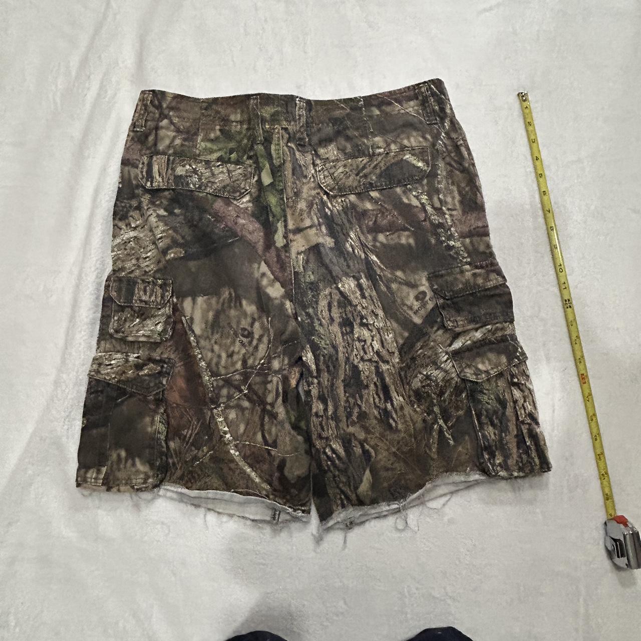-realtree/mossy oak cargo shorts -size 38 -length... - Depop