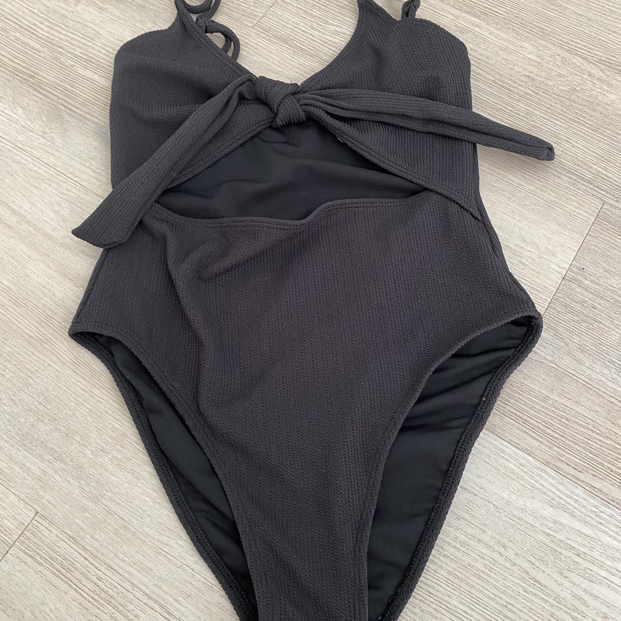 Size 12 swim suit cut belly - Depop
