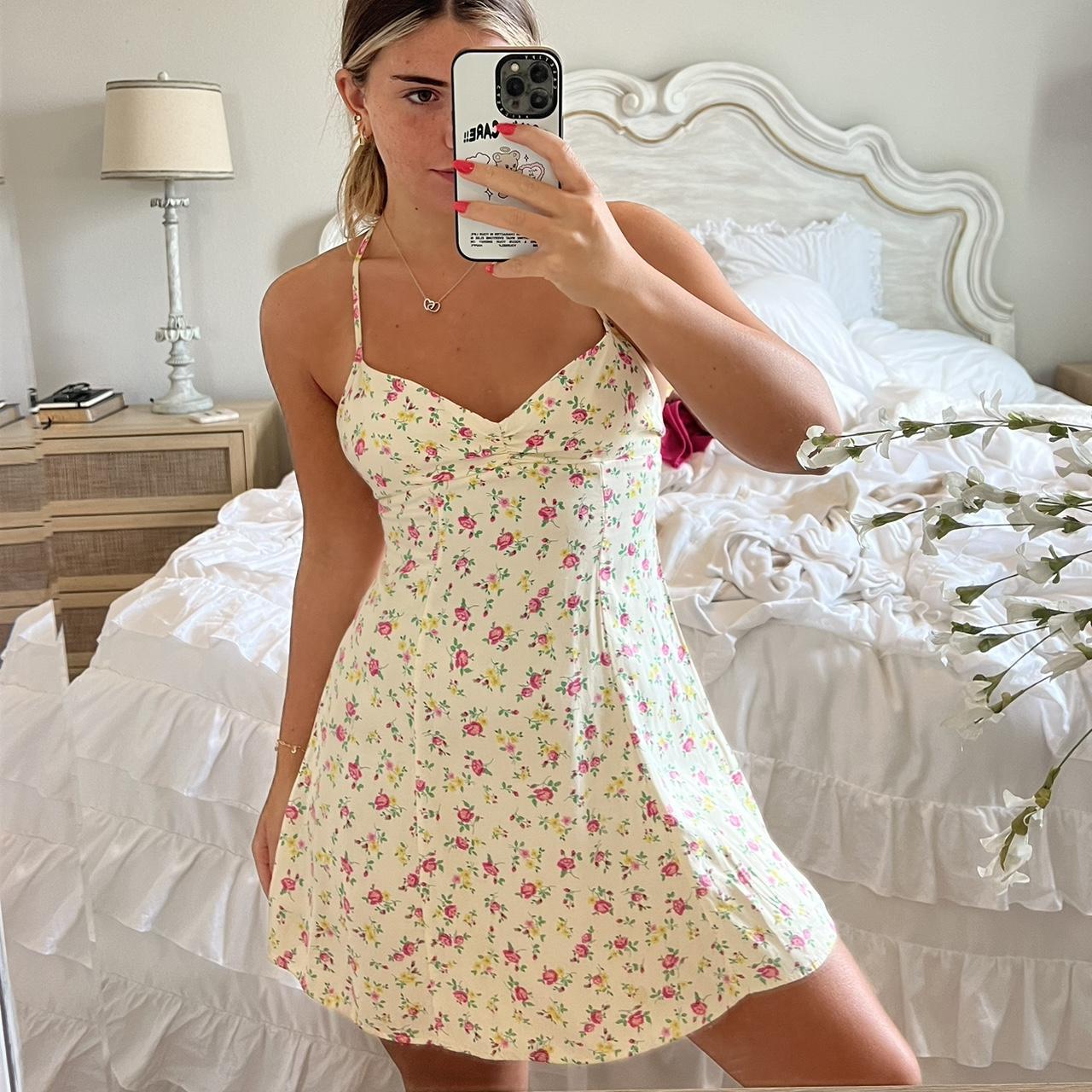 Zara adorable sun dress Zipper is a little broken... - Depop
