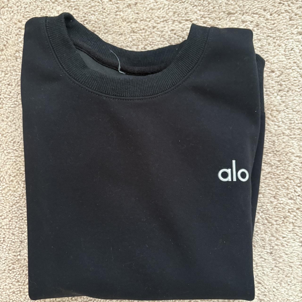 alo accolade crewneck in black xs no pilling just a... | Depop