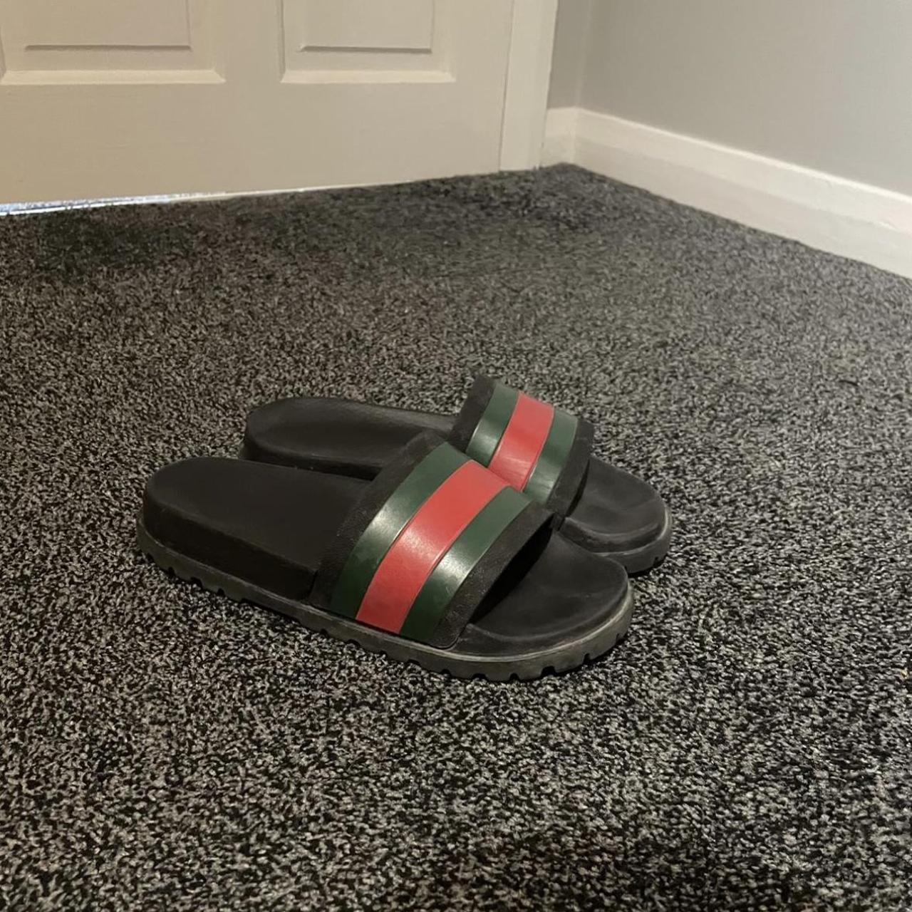 Gucci sliders - Depop