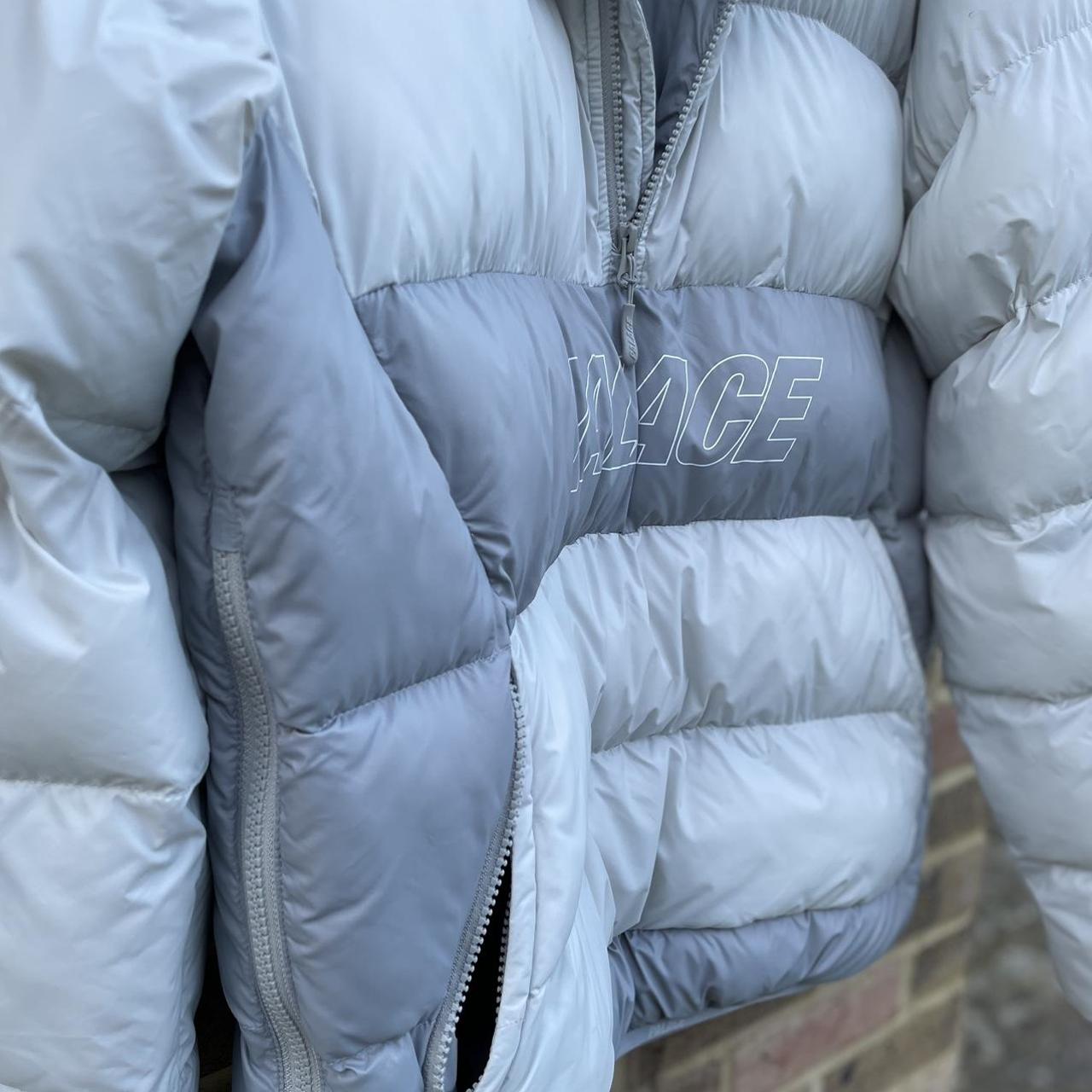 Palace PAL-TEX Half Zip Puffa Jacket - white & grey... - Depop